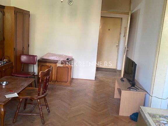 Dvosoban stan na Panteleju
