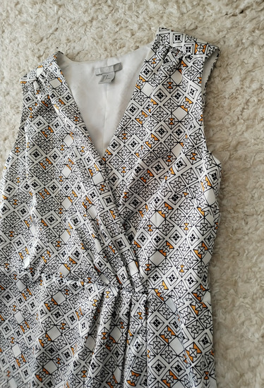    H&M ☆ haljina lagana letnja prelepog materijala