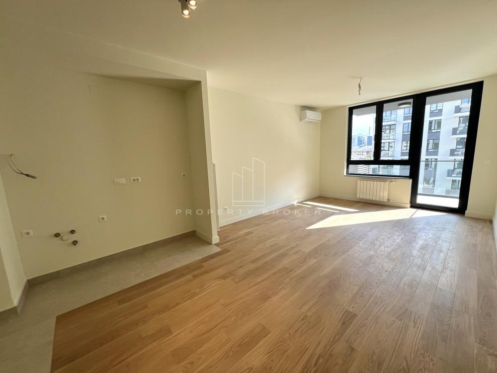 BW Sensa, nov stan, za pp ili život ID#4074 1.500 €