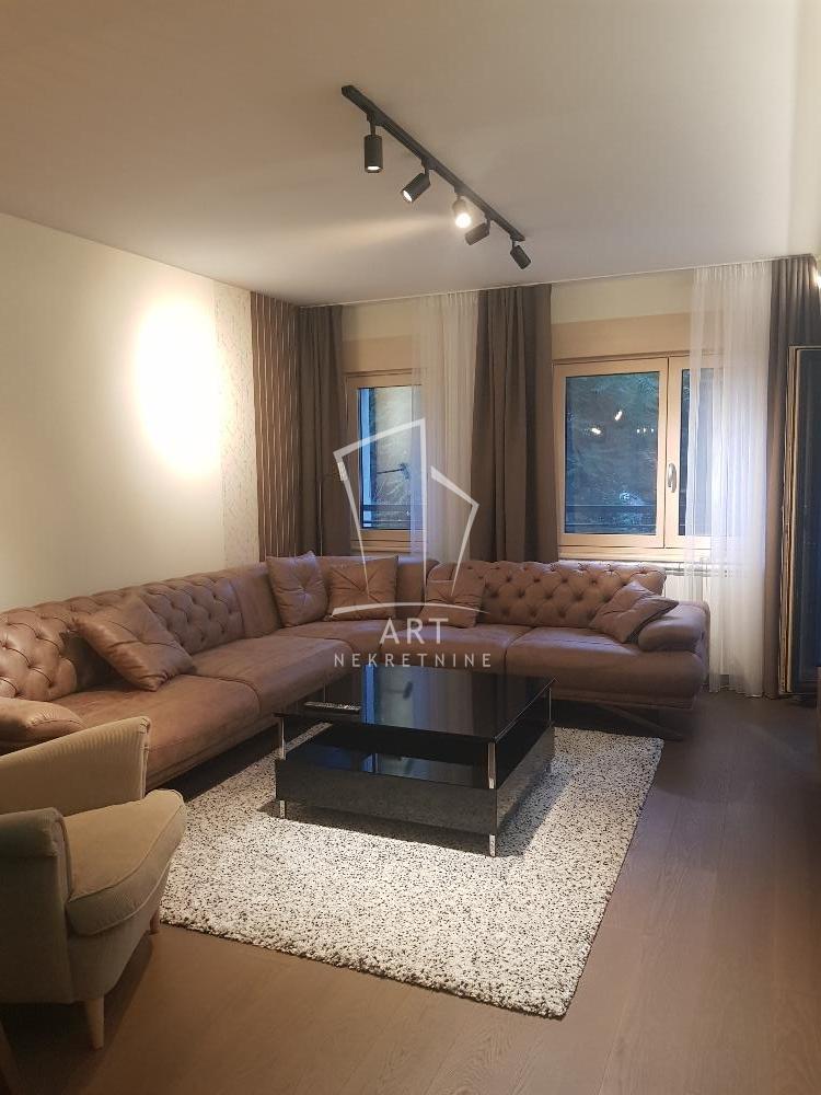 Hram, lux stan sa garažnim mestom ID#11912 1.500 €