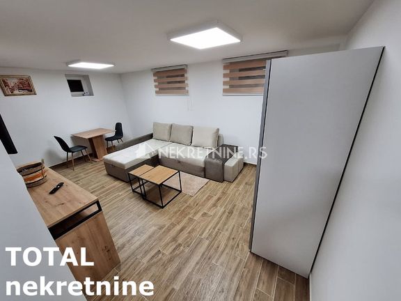 Garsonjera PETROVARADIN, 61800€