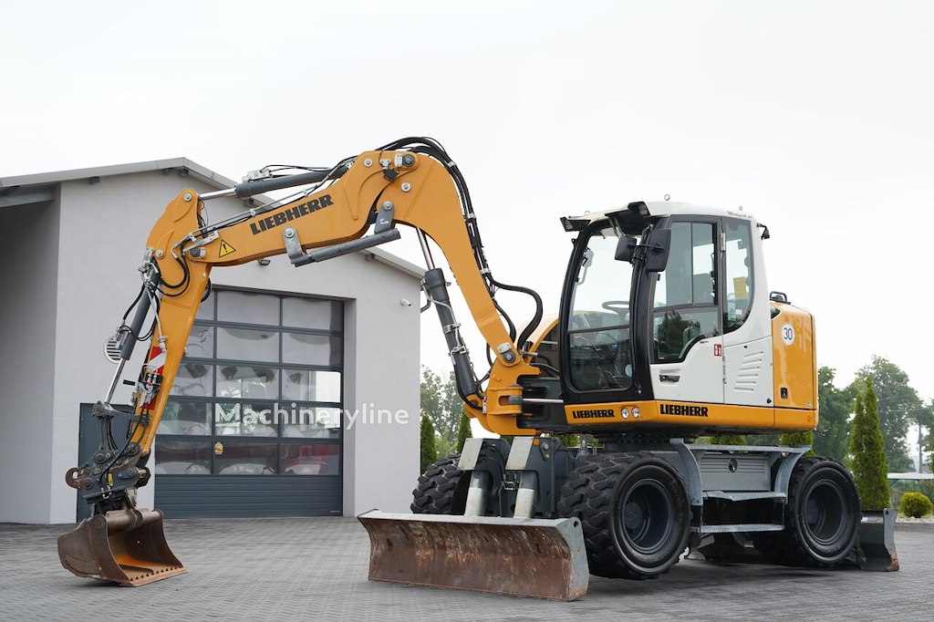 Liebherr 910 COMPACT LITRONIC bager točkaš