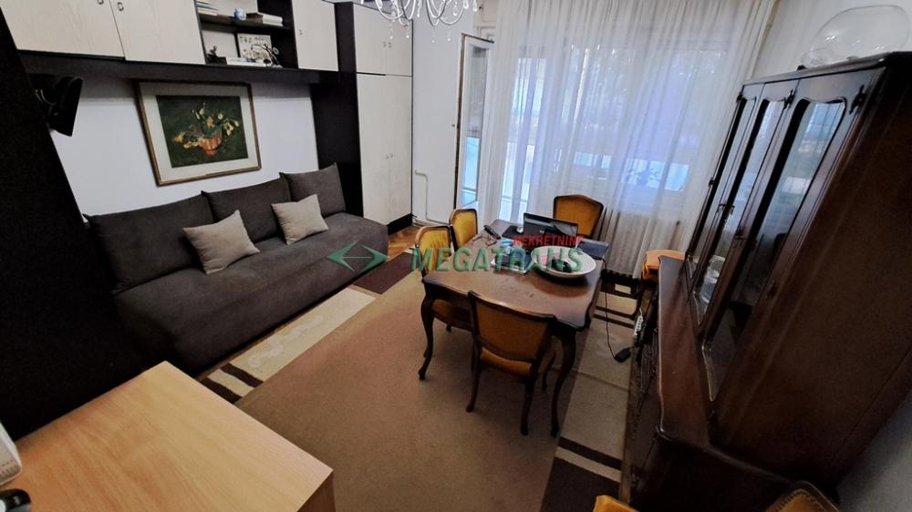 Trosoban, uknjižen na 66m2 + terasa 6m2 - centar, Maksima Gorkog ID#1307 214.000 €