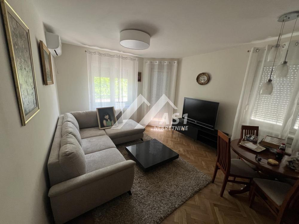 Izdajem LUX dvosoban stan na Grbavici,TOP Ponuda !!! ID#3370 550 €