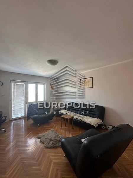 Odmah useljiv sa garažom ID#8197 700 €