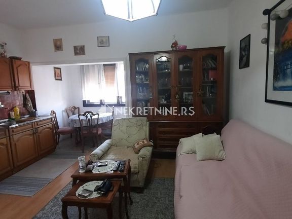 Agencija CITY prodaje dvosoban stan u centru grada