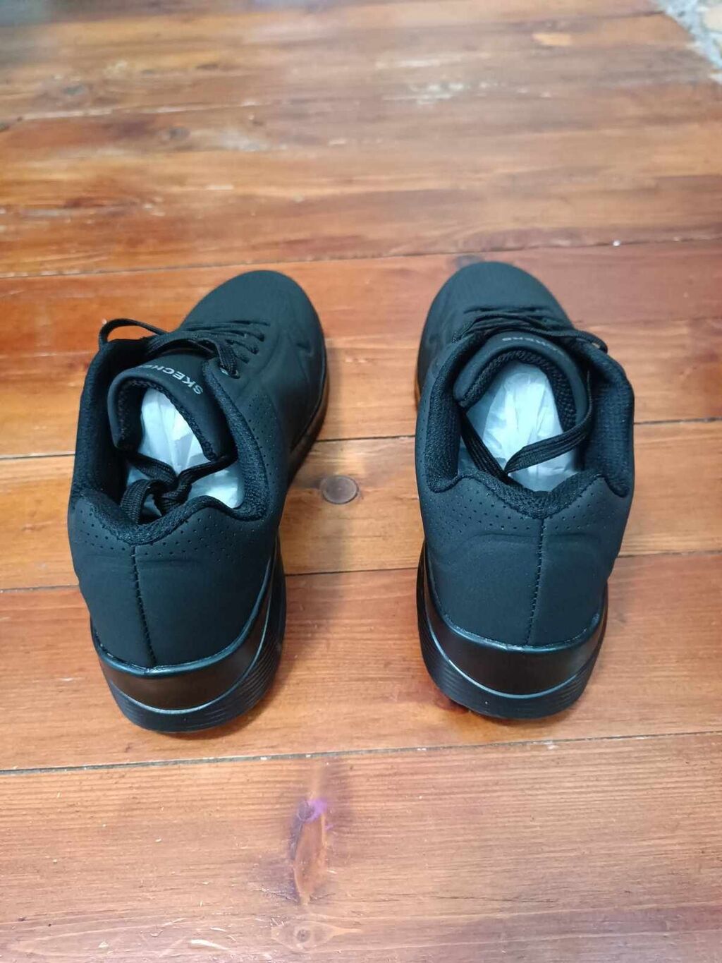 Skechers, 45