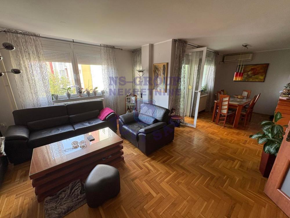 Četvorosoban stan na prodaju, 107m2, 288.400€