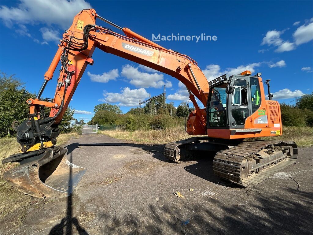 Prodaje se Doosan DX235LCR bager guseničar na aukciji