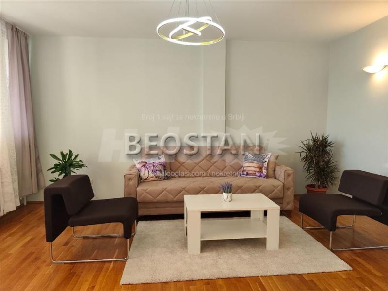 Novi Beograd - Fontana #64344 790 €