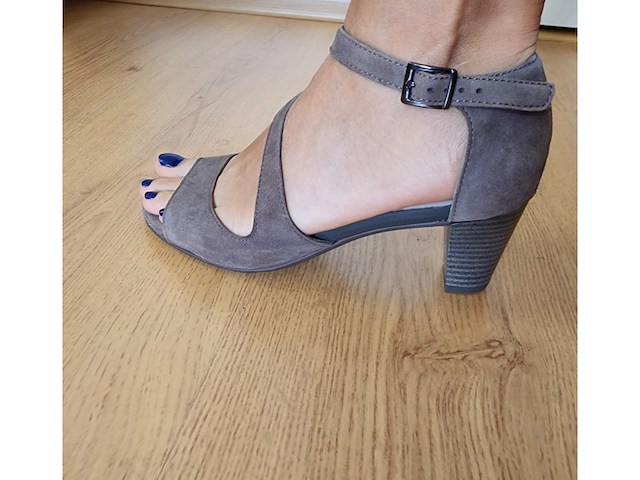 NOVE Ara kozne sandale sive boje