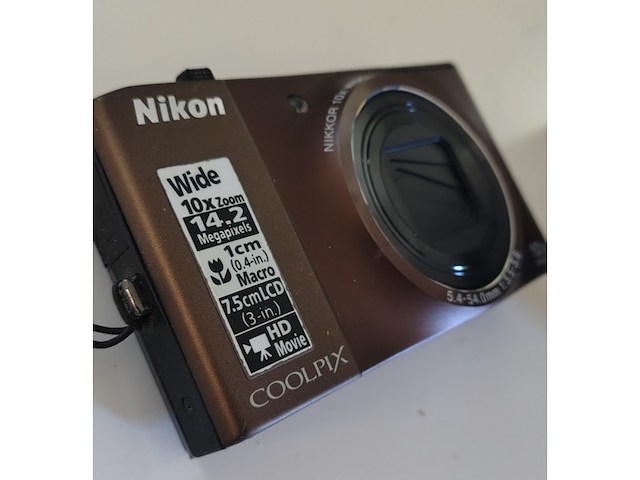Nikon Coolpix 8000