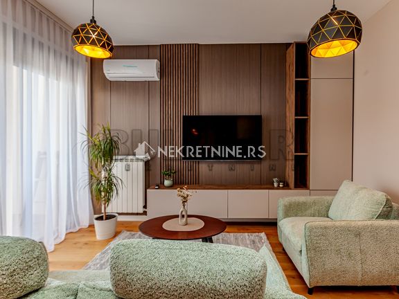 Izdaje se jednoiposoban stan 51m2