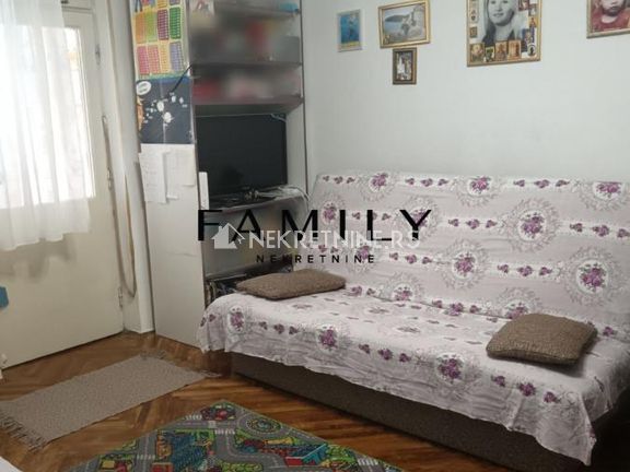 Prodaje se dvosoban stan 48 m² sa terasom i podrumom – Podbara, Novi Sad