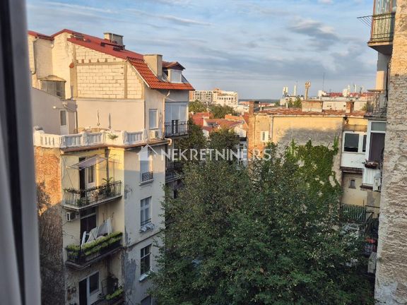 Kod Skadarlije,B.Despota Stefana,sjajan salonski stan sa otvorenim pogledom,65m2