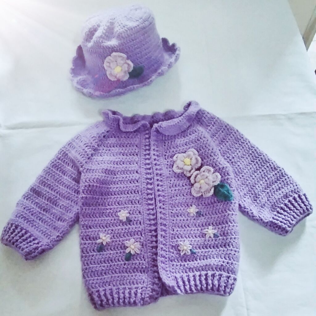 Ručno heklani dečji kompleti i džemperi - Unikatni modeli za bebe i