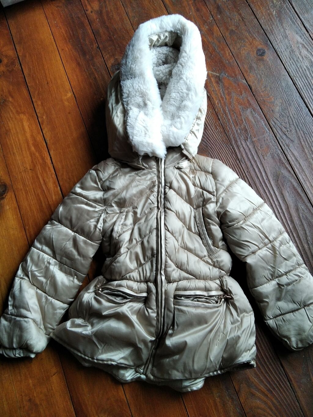 Jaknica br 116 ili vel. 6 u dobrom stanju