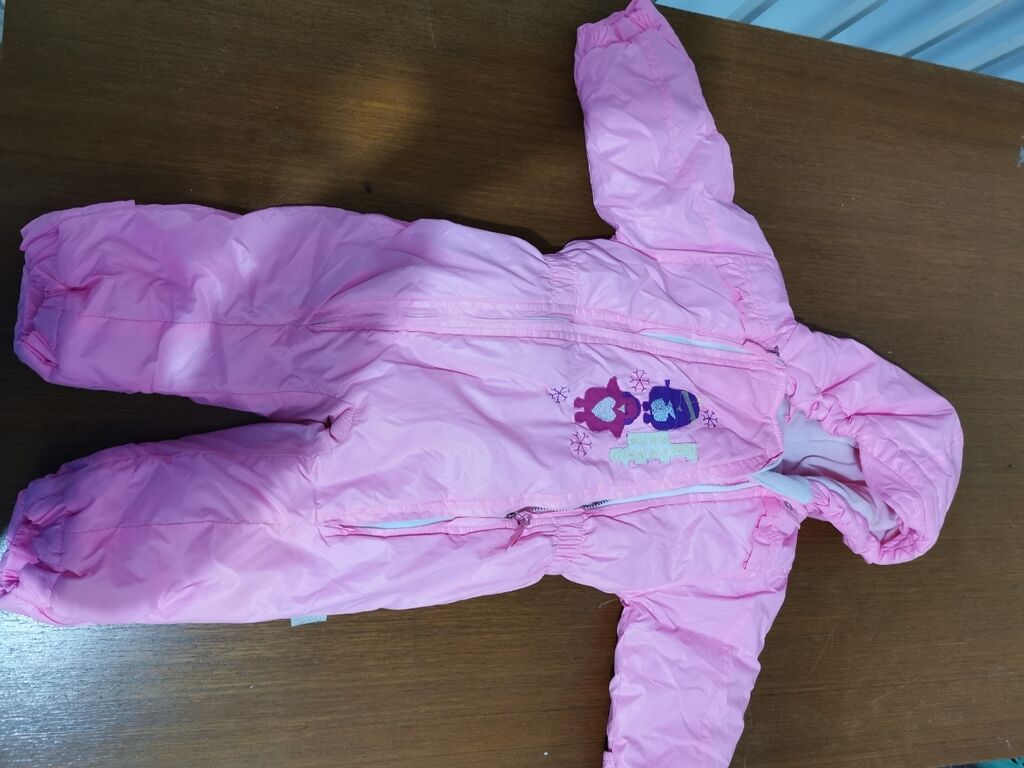 Skafander za bebu od 9 mes prelep kao nov