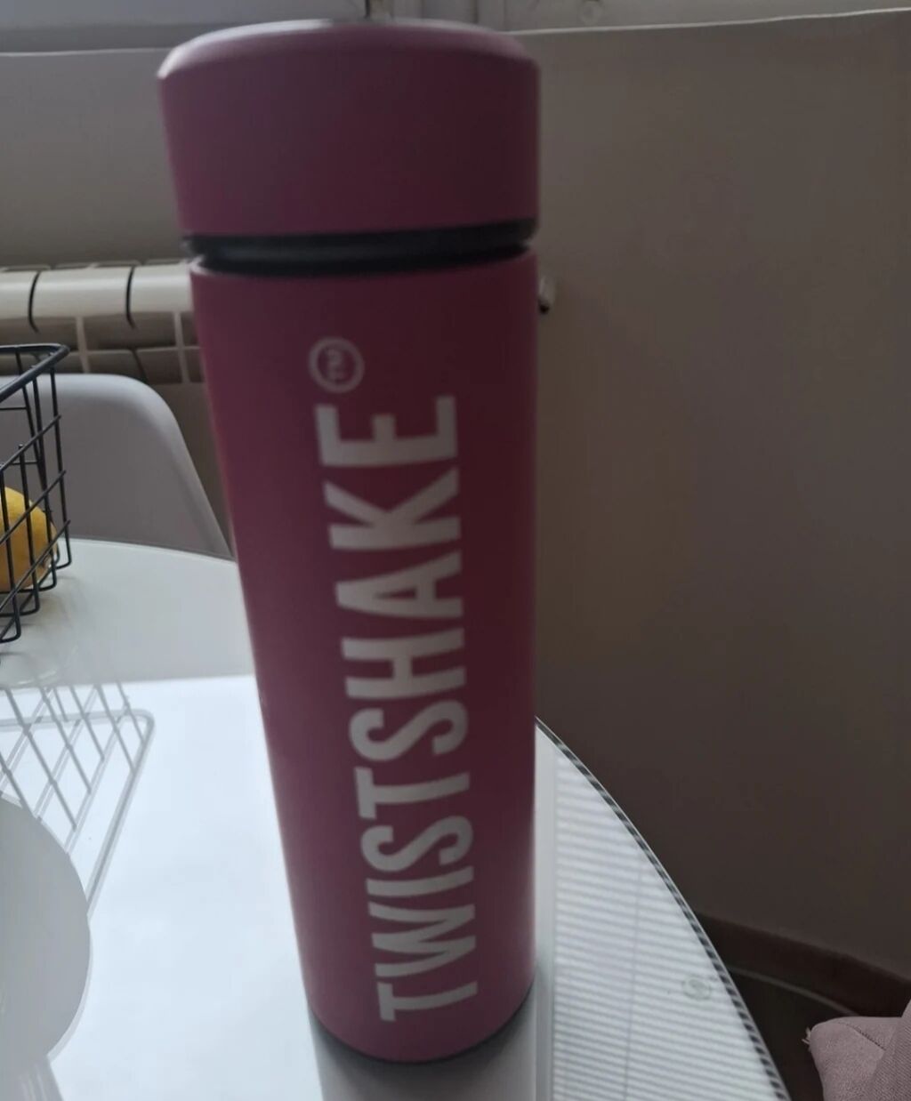 Twistshake termo flaša – roza - Brend: Twistshake (logo na bočici) -