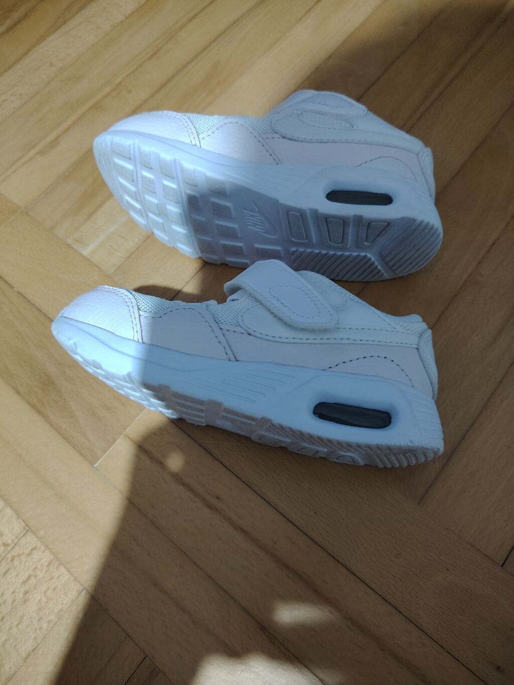 Dečije patike Nike, bele boje, sa kombinacijom kože i mrežastog