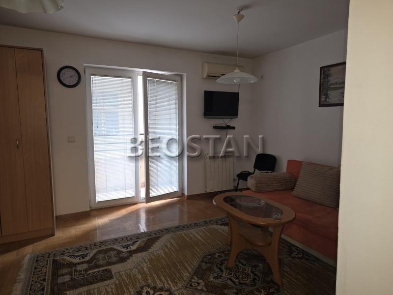Centar - Vracar crveni krst #64401 400 €