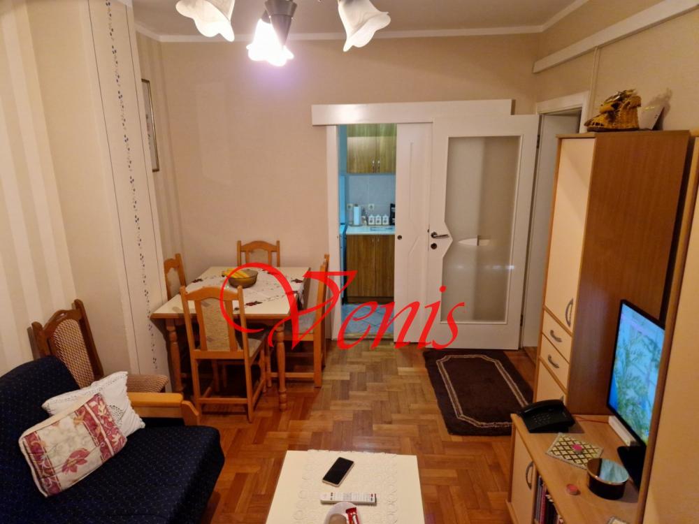 Bulevar oslobođenja ul.Toplice Milana 61 m2 – 500 Evra ID#2633 500 €