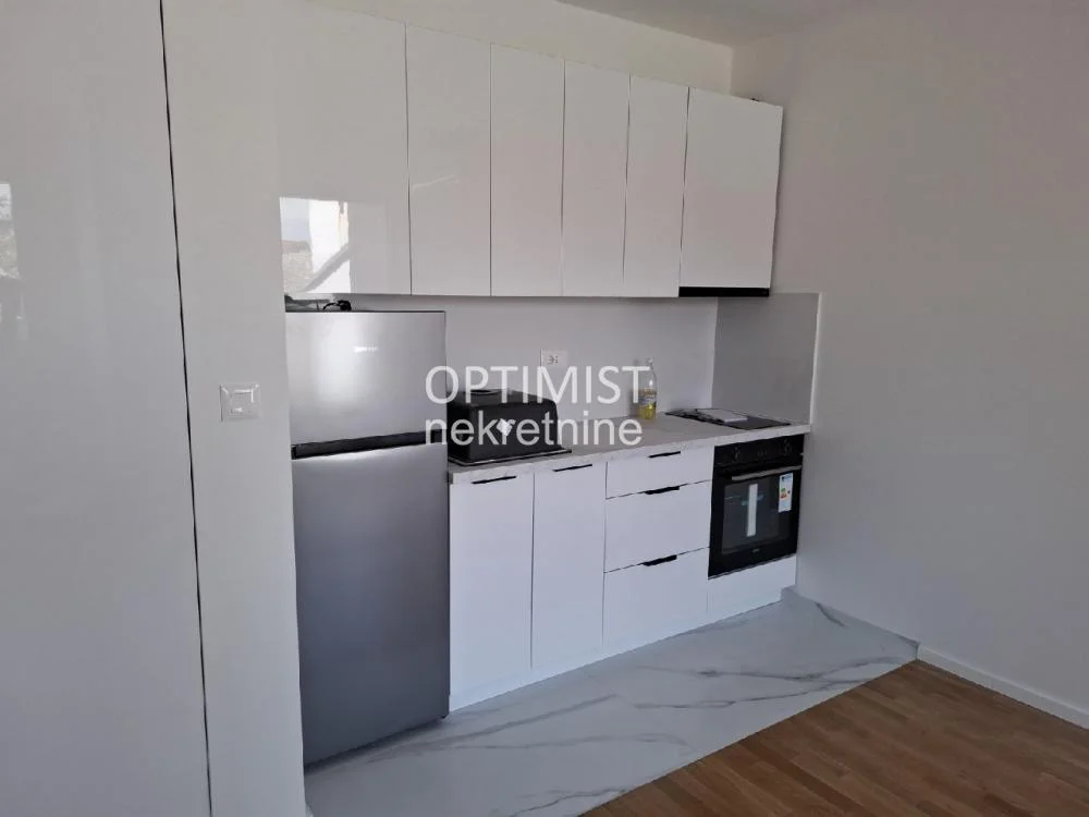 Batajnica, Braće M. Tripić, 45m2, 1.5 ID#3130 450 €