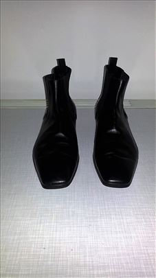 PRADA crne broj 43 duboke