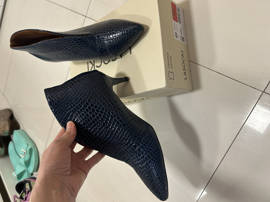 Nove plave gleznjace