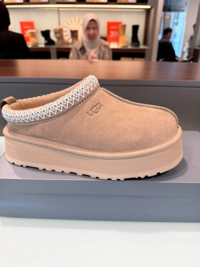 Nove UGG tazz