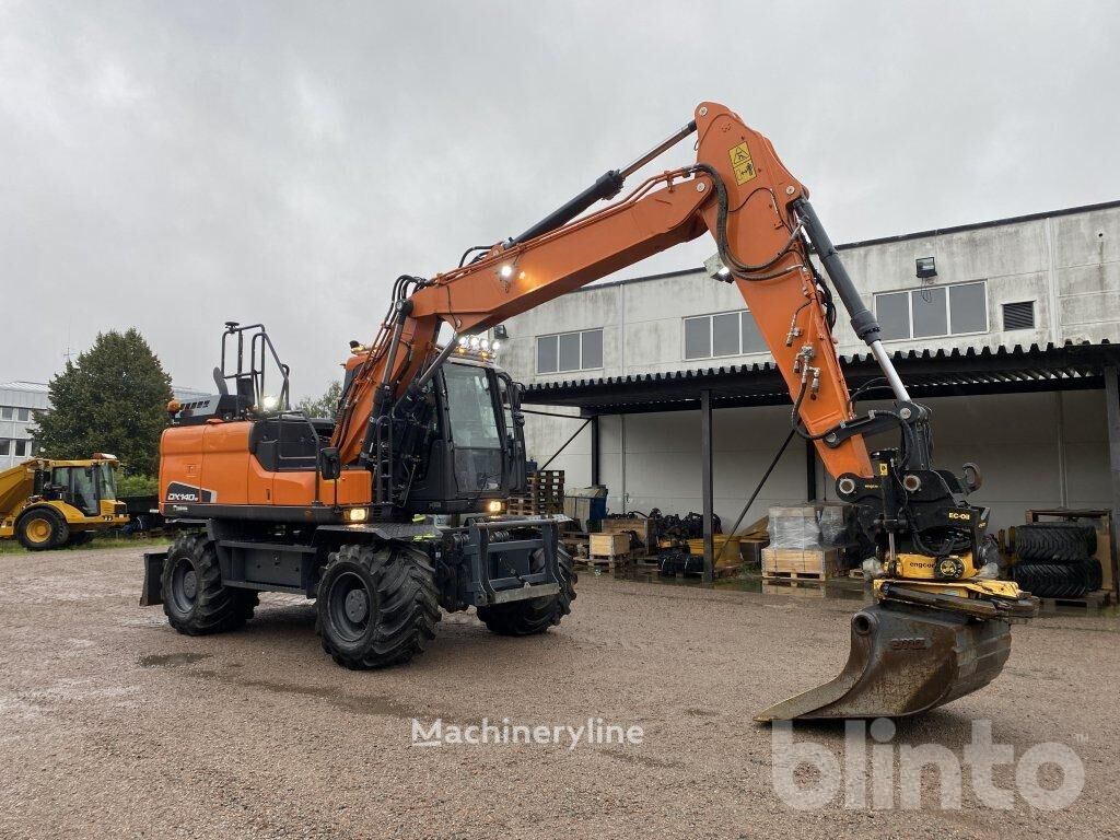 Prodaje se Doosan DX 140W bager točkaš na aukciji
