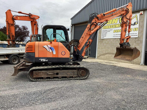 Prodaje se Doosan 75V mini bager na aukciji
