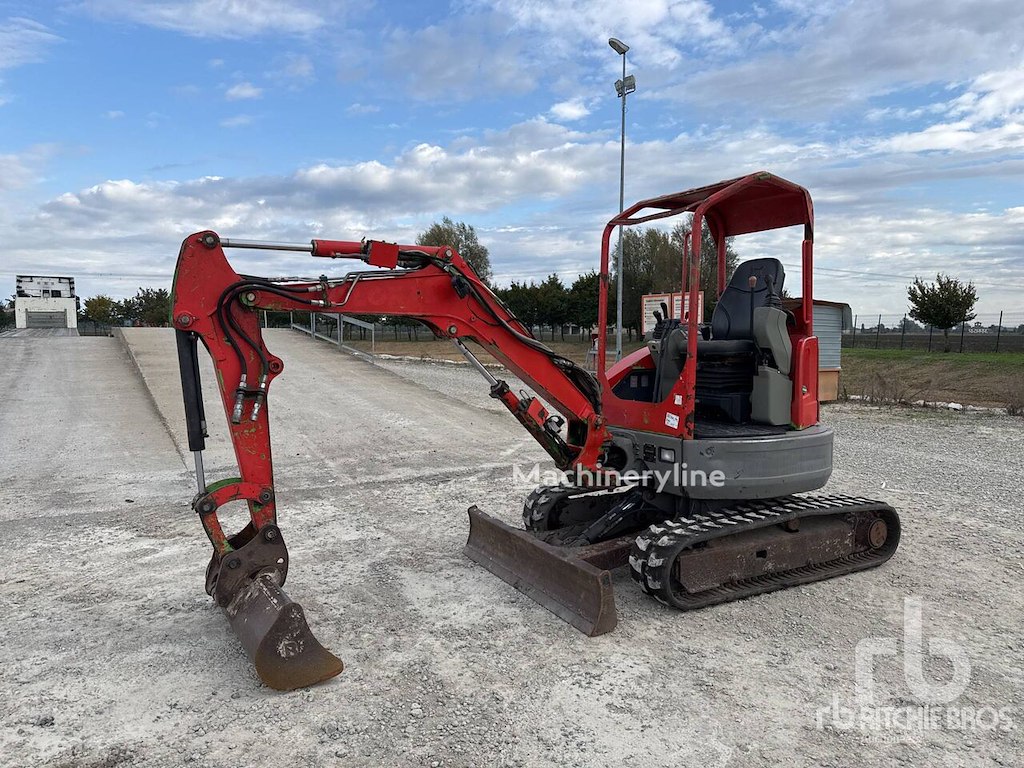 Prodaje se Bobcat E26-CPY mini bager na aukciji