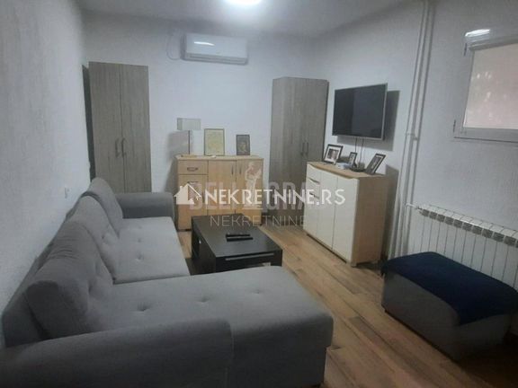 44m2 + 16m2 ostava, centar, dobra investicija