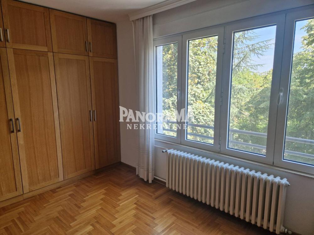 Dedinje-Trosoban sa 3(T),100m2,uknjižen ID#3234 359.000 €