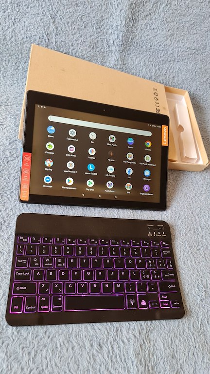 Lenovo Tab E10 + bežična tastatura (set) - Tablet: Lenovo Tab E10