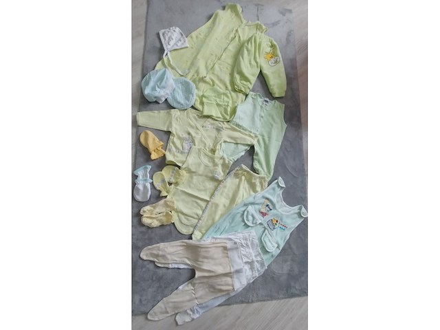 SET STVARCICA ZA BEBE -VEL 56/62 -18 KOMADA ODECE