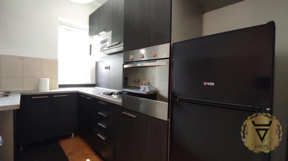 Troiposoban stan za izdavanje, 70m2, 700€
