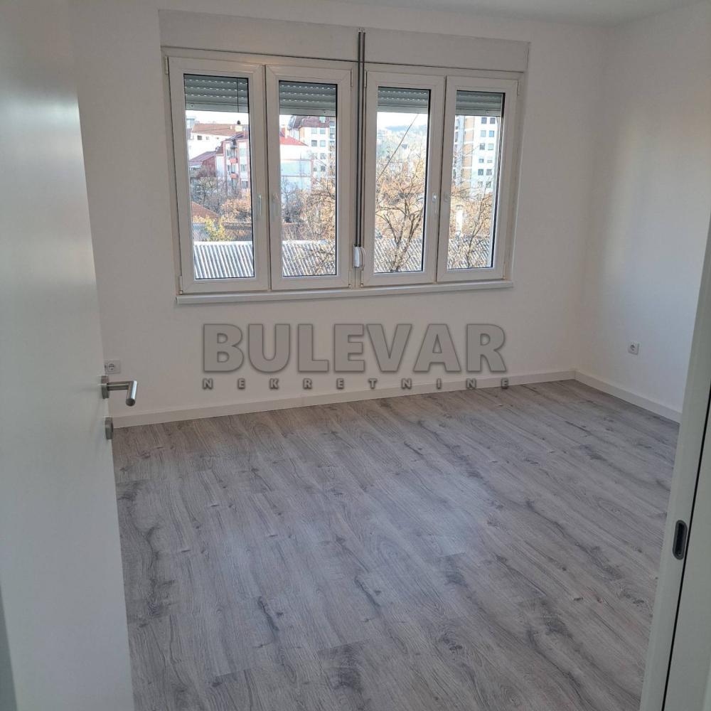 Nikole Pašića, Dvoiposoban stan za izdavanje, 62m2, 450€