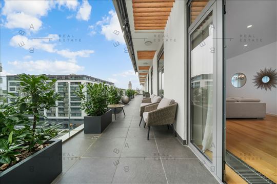 Penthouse. Terasa 70m². Pogled koji guta nebo.