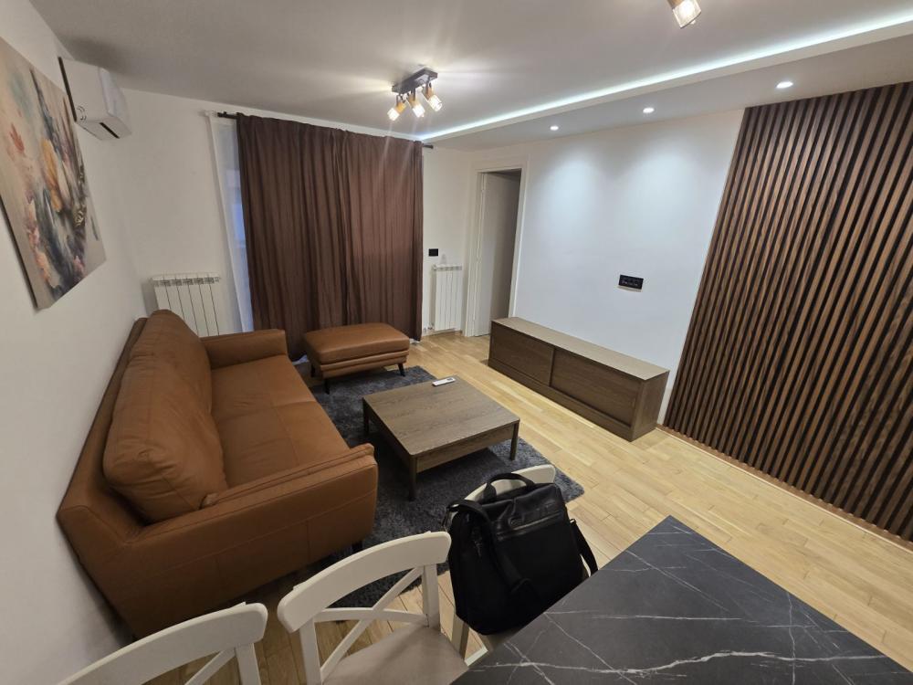 Pljevaljska, Trosoban stan za izdavanje, 66m2, 700€