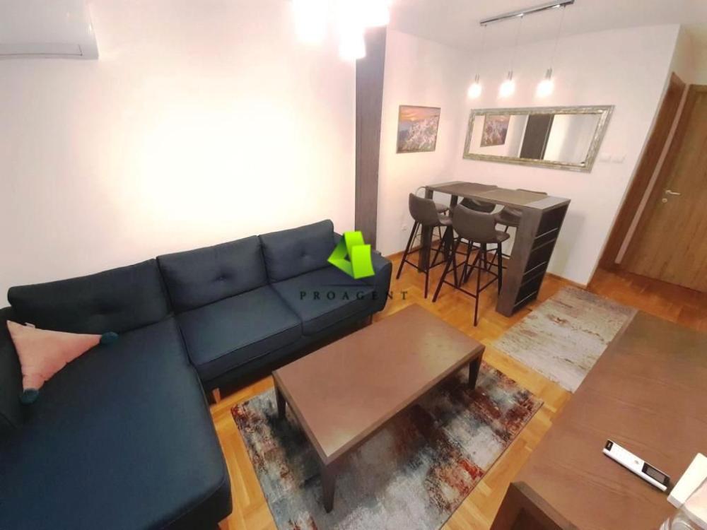 Jednoiposoban stan za izdavanje, 42m2, 400€