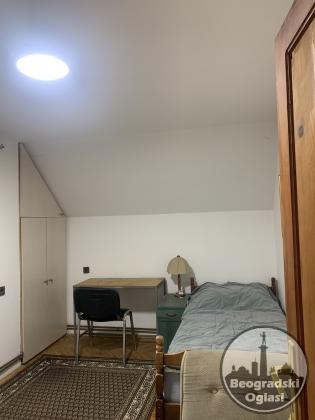 Izdajem sobu u Zemunu