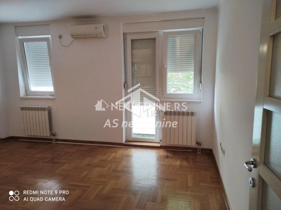 Zvezdara, Lion, 3.0 stan, 94m2, 900 EUR