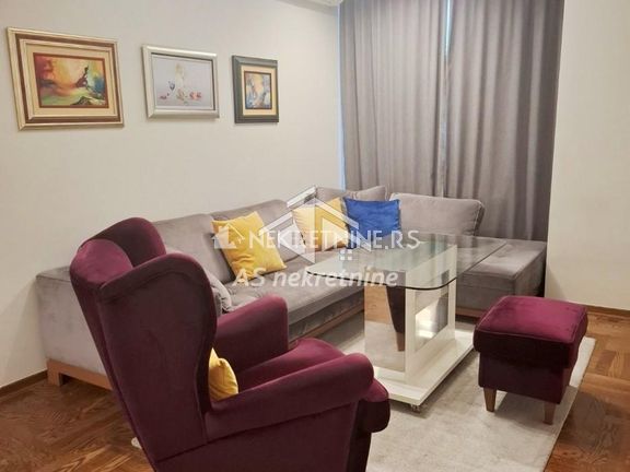 Vračar, Crveni krst, 3.0 stan, 70m2, 950 EUR