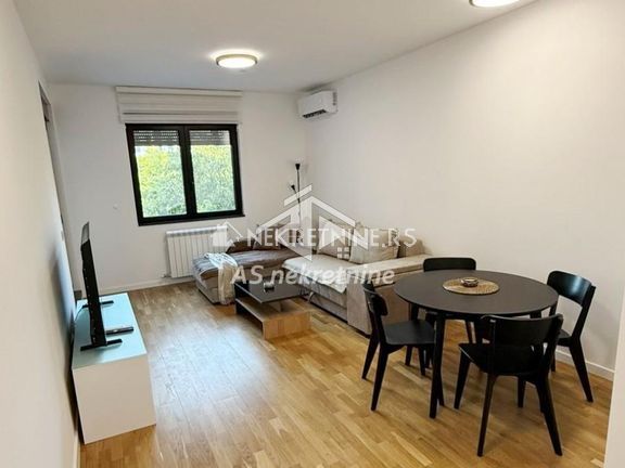 Voždovac, Trošarina, 2.5 stan, 67m2, 900 EUR