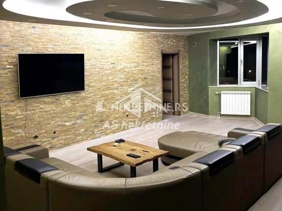 Čukarica, Filmski grad, 5.0 stan, 160m2, 2000 EUR