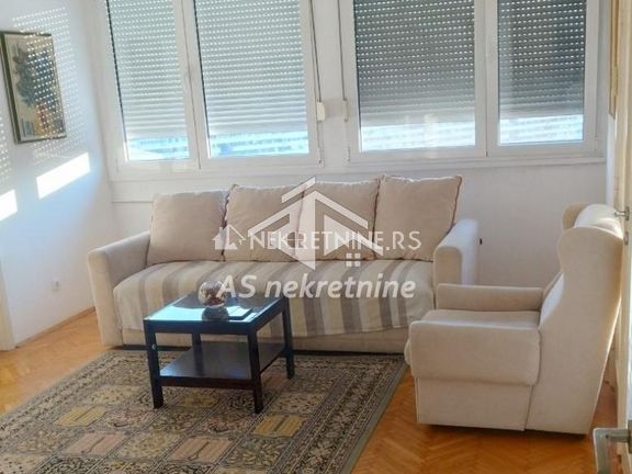 Novi Beograd, Blok 21, Šest kaplara, 3.0 stan, 70m2, 920 EUR
