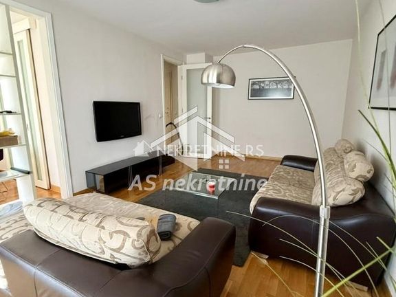 Novi Beograd, Blok 67, Belville, 2.0 stan, 62m2, 950 EUR
