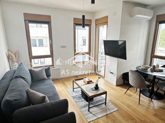Zvezdara, Kluz, 2.0 stan, 40m2, 800 EUR